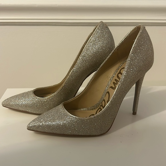 Sam Edelman | Shoes | Sam Edelman Gold Metallic Danna Pumps | Poshmark